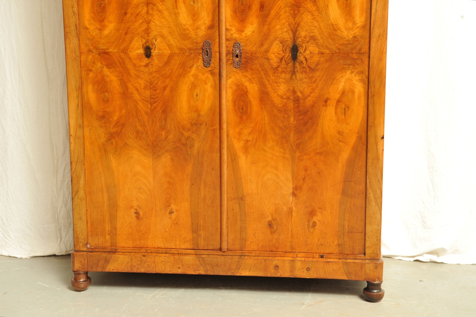 Biedermeier Schrank Nussbaum Antik Im Hof Biedermeier Schrank Biedermeier Schrank Nussbaum Antik Im Hof Biedermeier Schrank